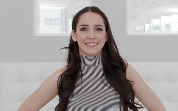 Emily Rose Height Weight Measurements Bra Size Bio Pilot Paisley Rose